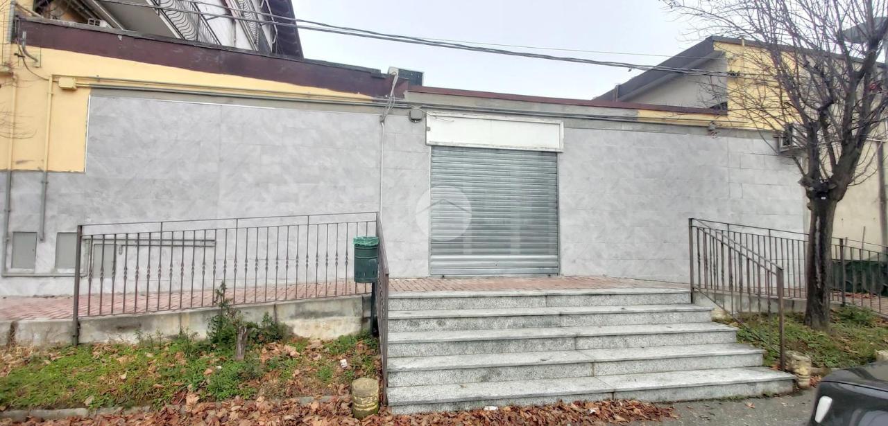 Negozio in affitto a Leini'