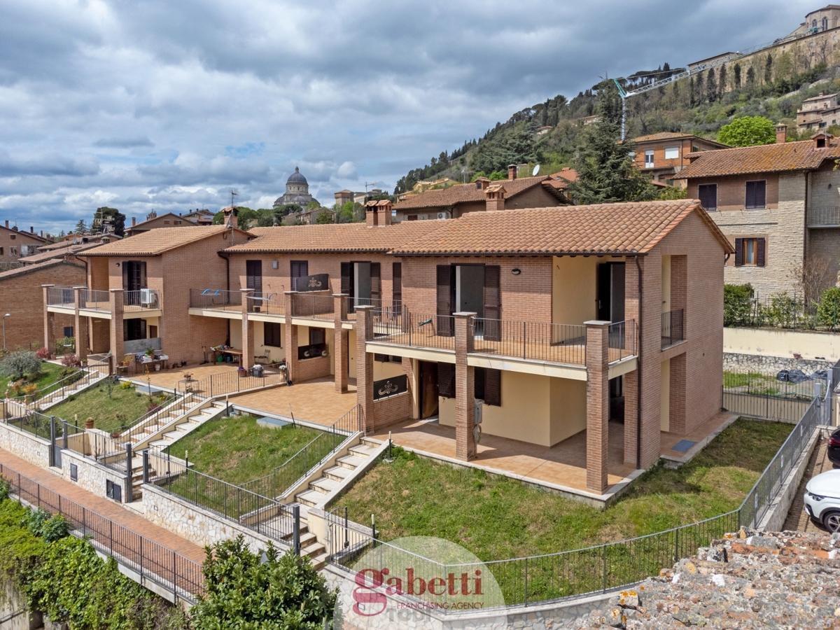 Villa a schiera in vendita a Todi