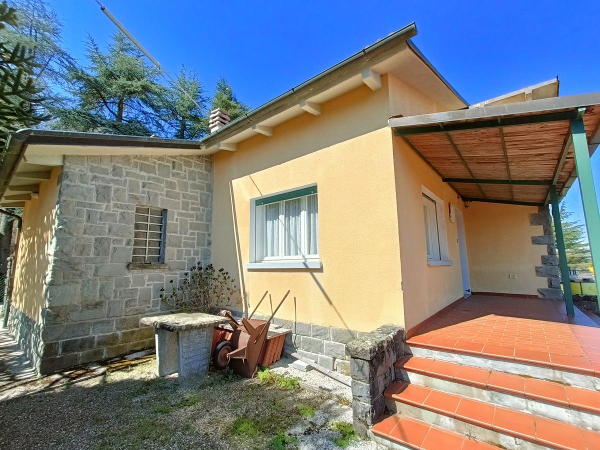 Casa indipendente in vendita a Alto Reno Terme