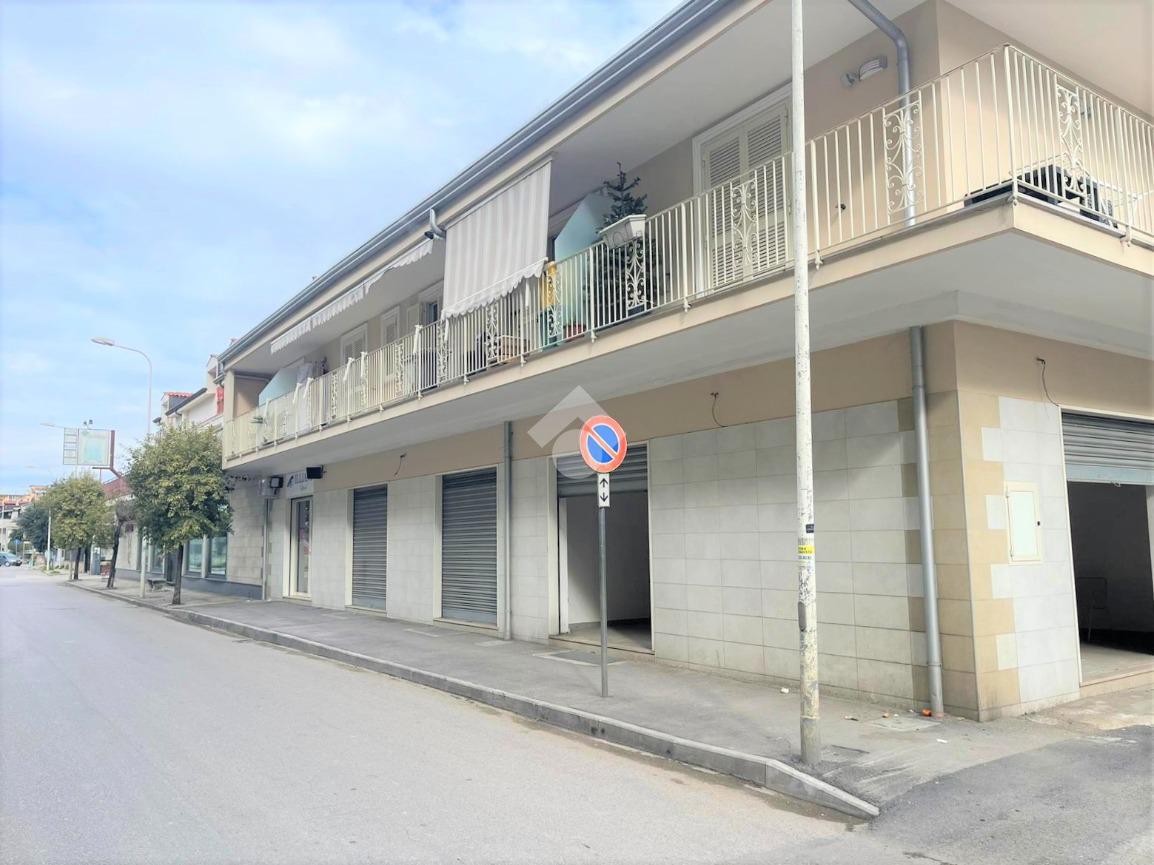Negozio in vendita a Frattamaggiore