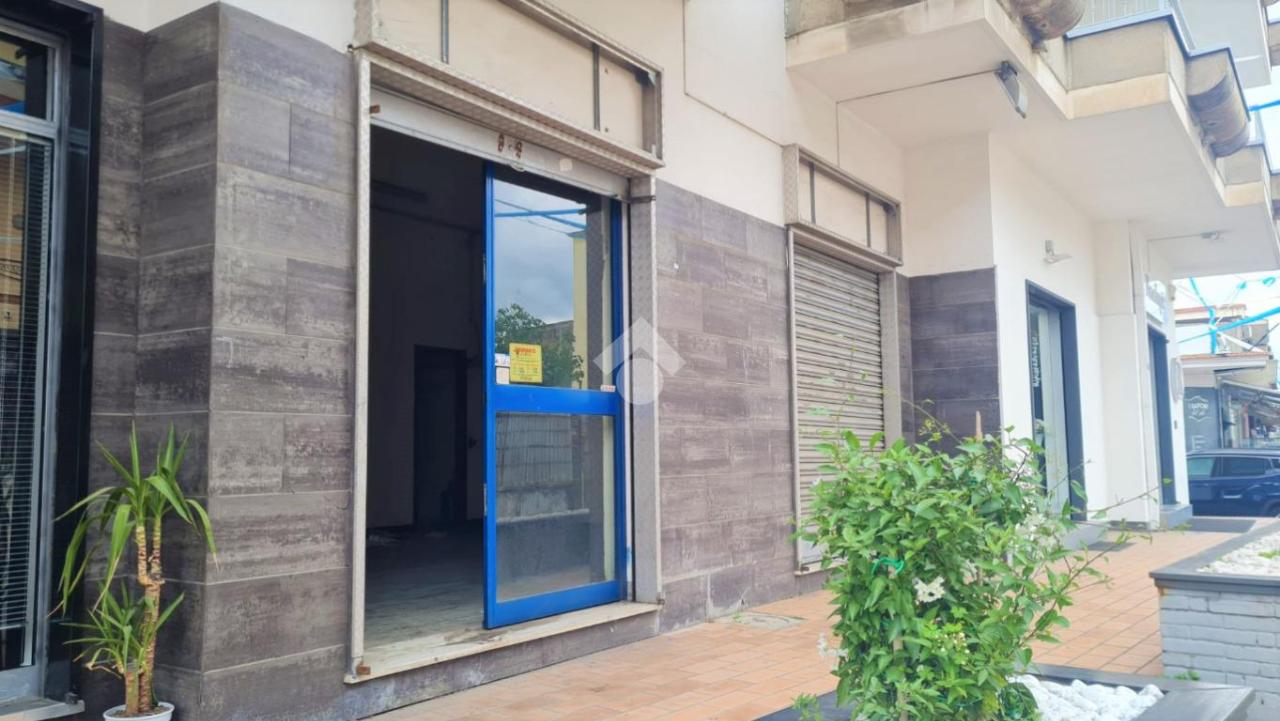 Negozio in affitto a Afragola