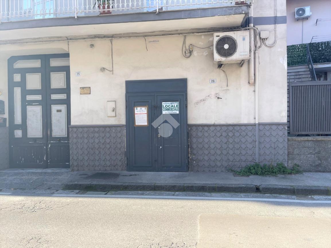 Negozio in affitto a Frattamaggiore