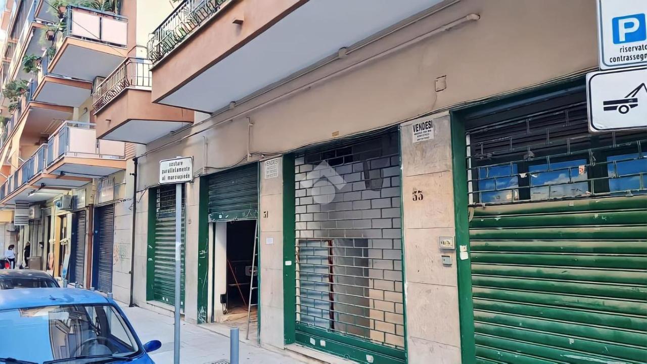 Negozio in affitto a Casoria