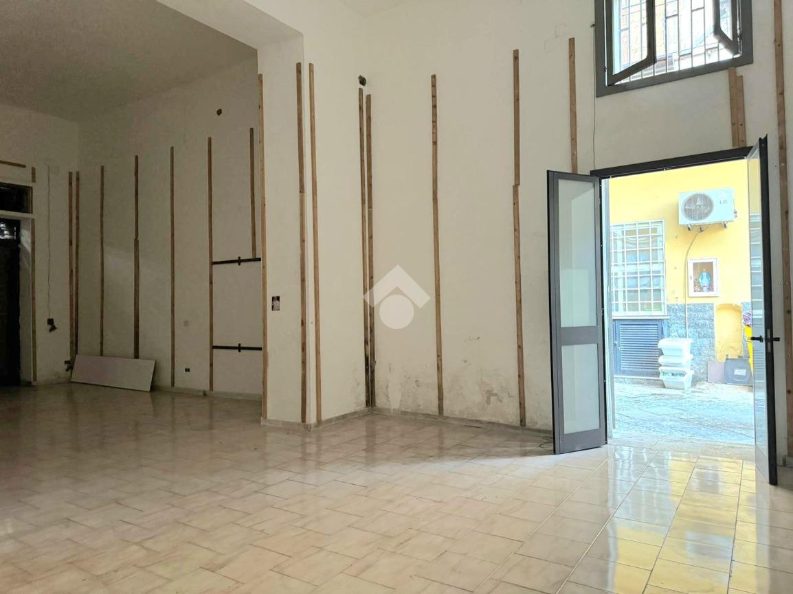 Negozio in affitto a Frattamaggiore