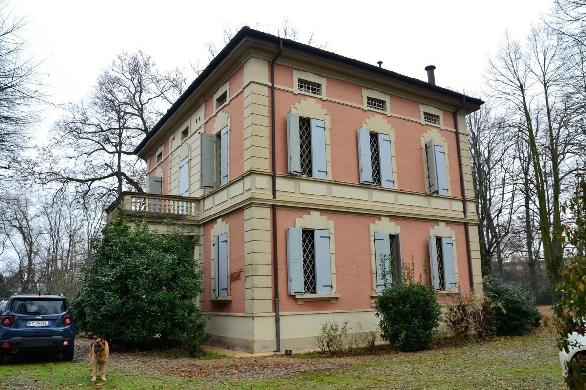 Villa in vendita a Calderara Di Reno