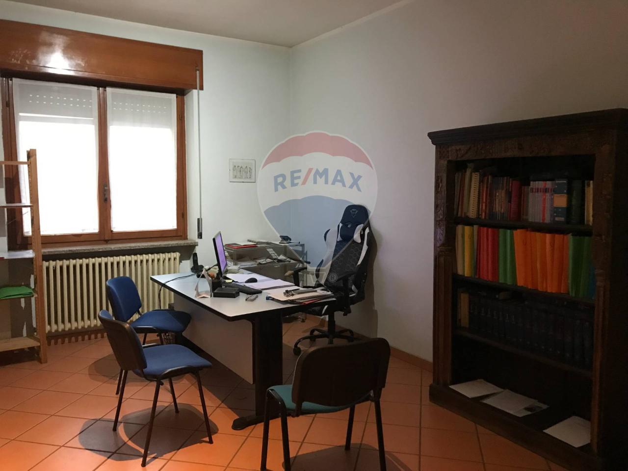 Esercizio commerciale in vendita a Castelletto Sopra Ticino