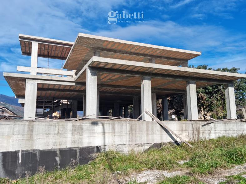 Palazzina commerciale in vendita a Fisciano