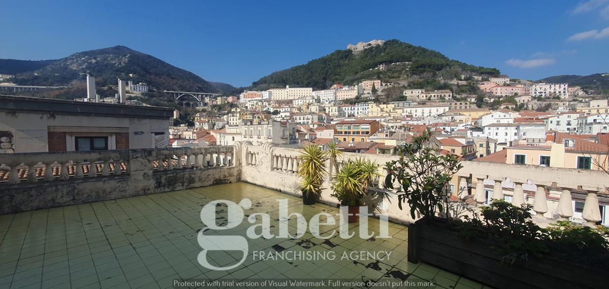 Appartamento in vendita a Salerno