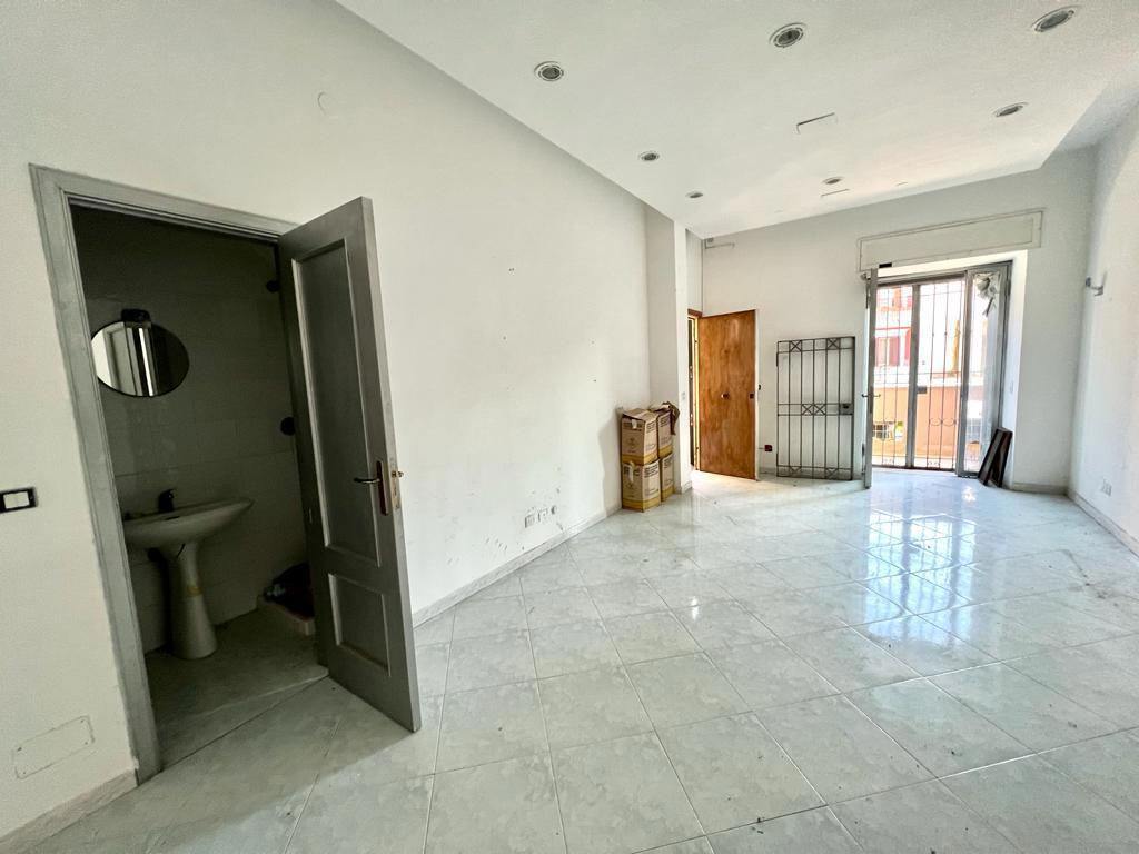 Ufficio in affitto a Pozzuoli