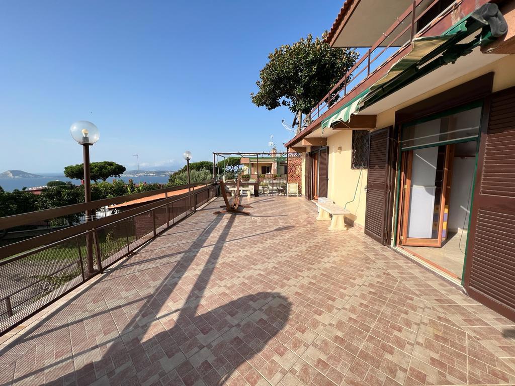 Casa indipendente in affitto a Pozzuoli