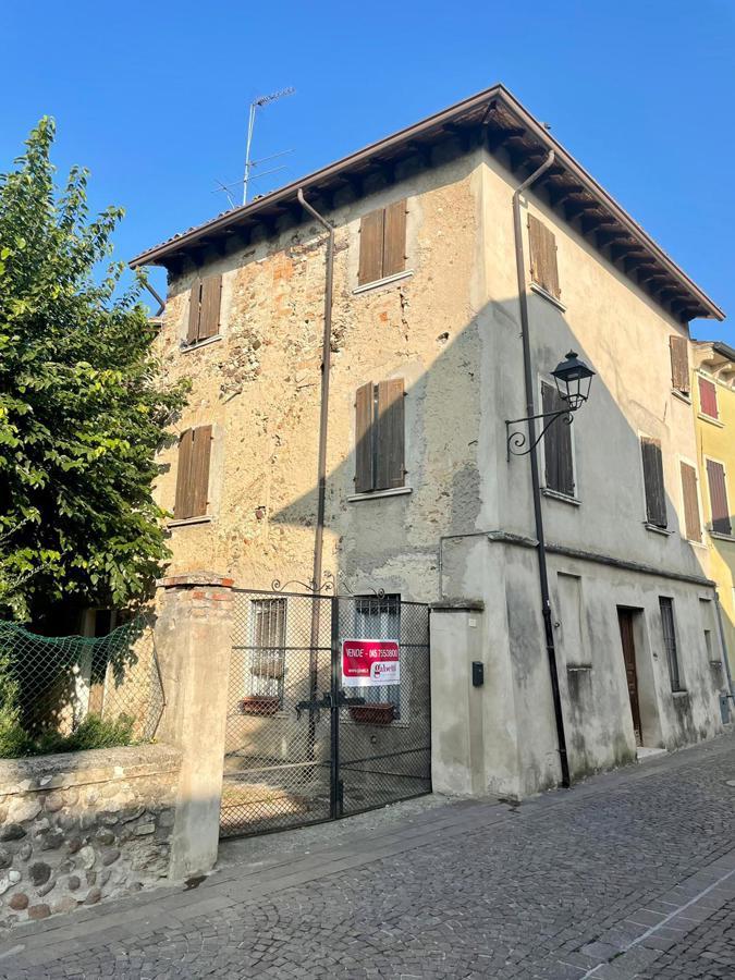 Rustico in vendita a Monzambano