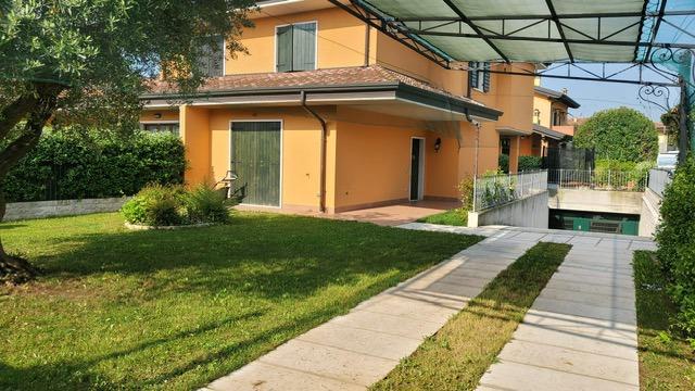 Villa in vendita a Valeggio Sul Mincio