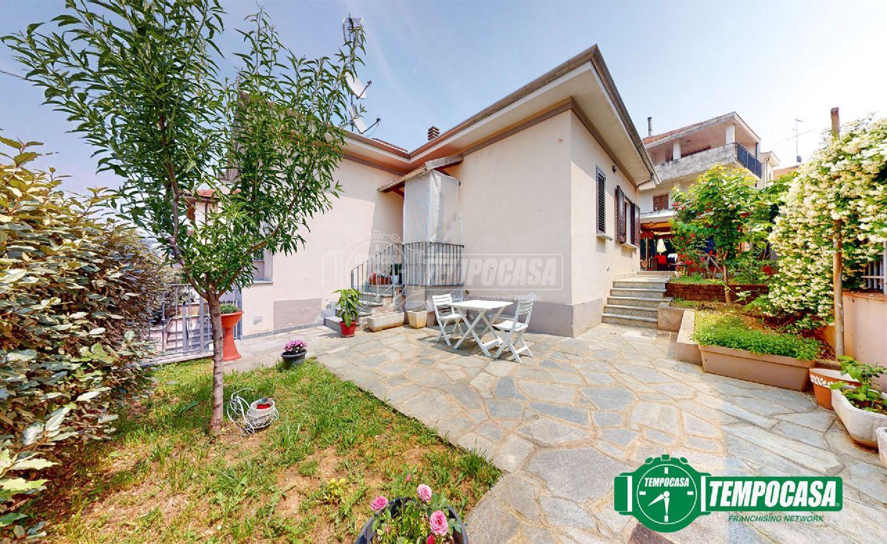 Villa in vendita a Valenza