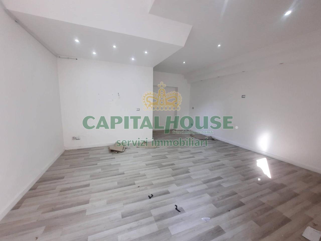 Negozio in vendita a Marigliano