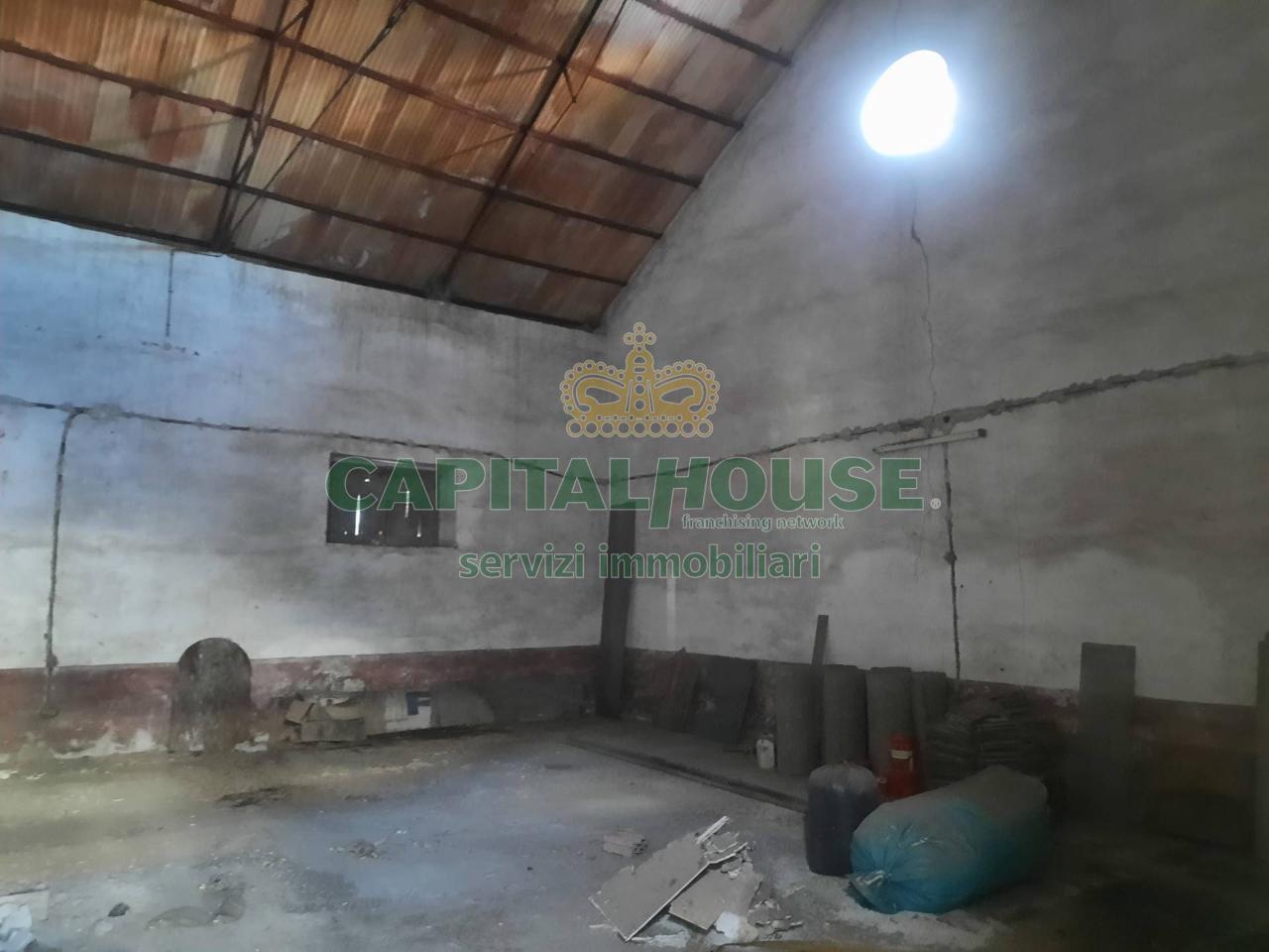 Negozio in affitto a Marigliano