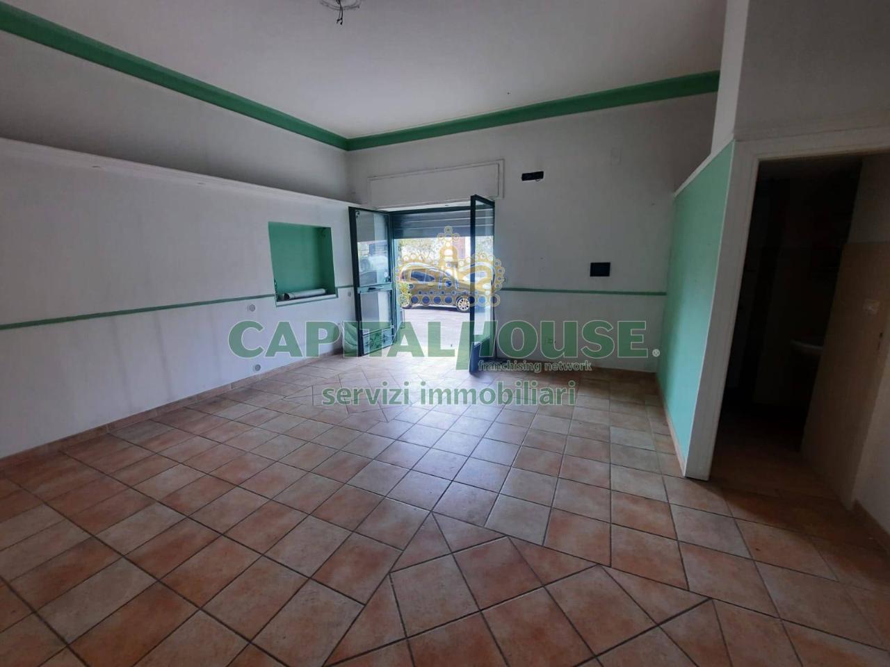 Negozio in affitto a Marigliano