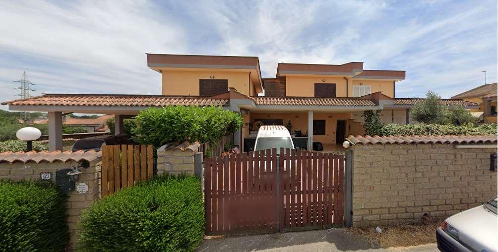 Villa trifamiliare in vendita a Anzio