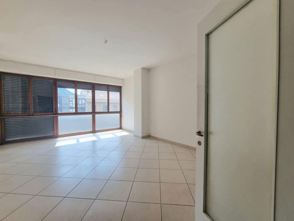 Ufficio in affitto a Lecco