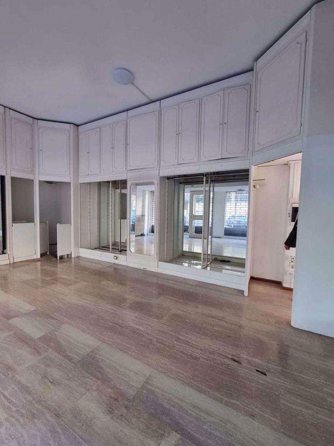 Negozio in vendita a Lecco