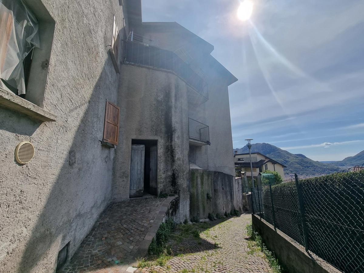Rustico in vendita a Lecco
