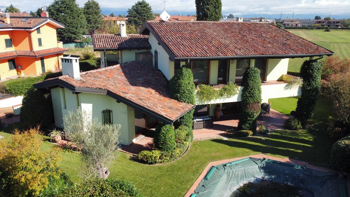 Villa in vendita a Trezzano Rosa