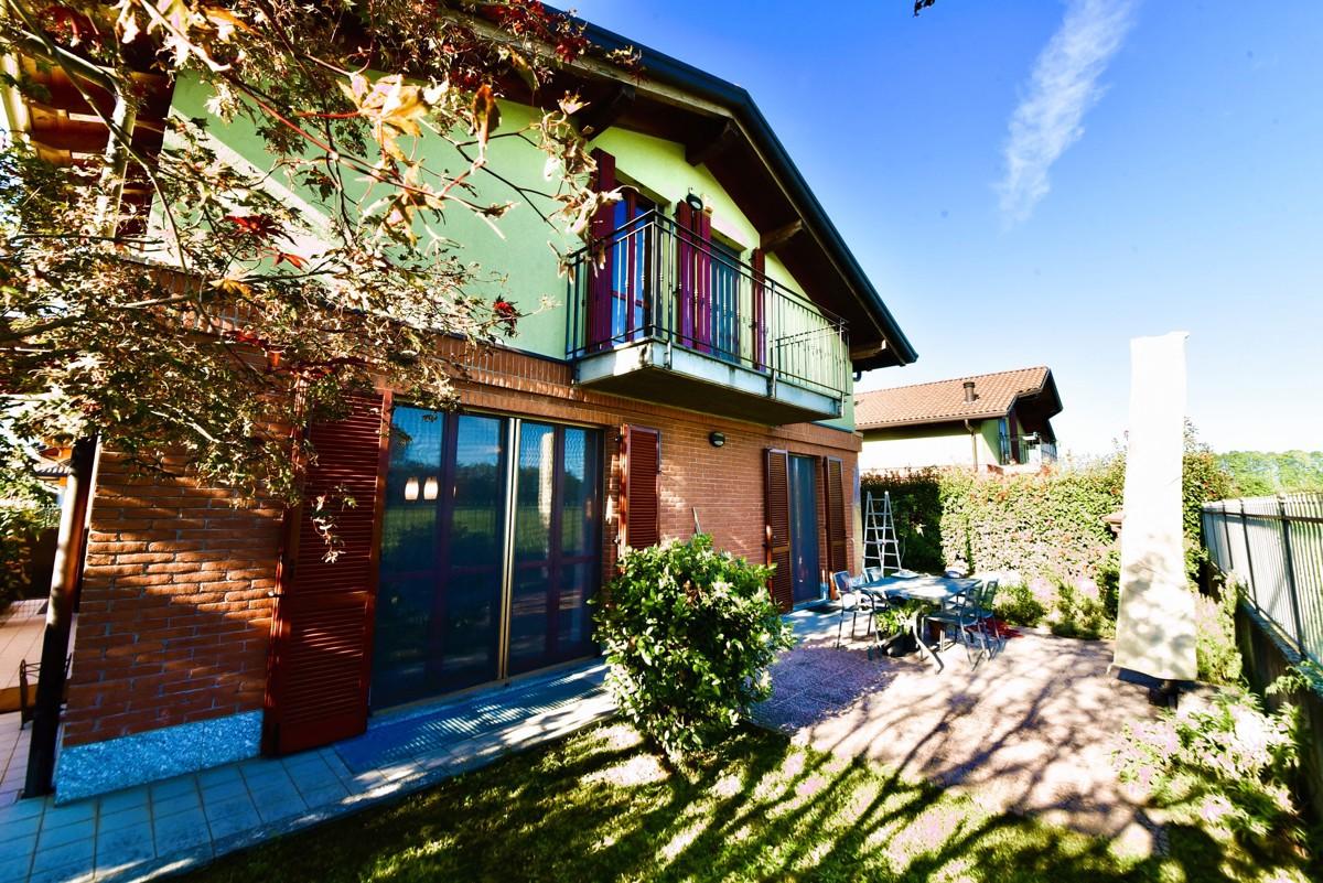 Villa in vendita a Cislago