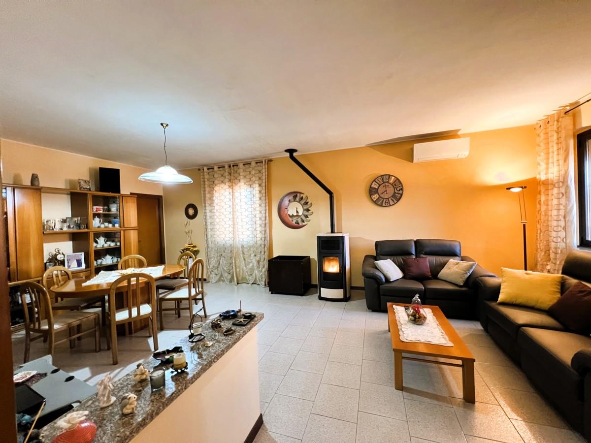 Appartamento in vendita a Turate