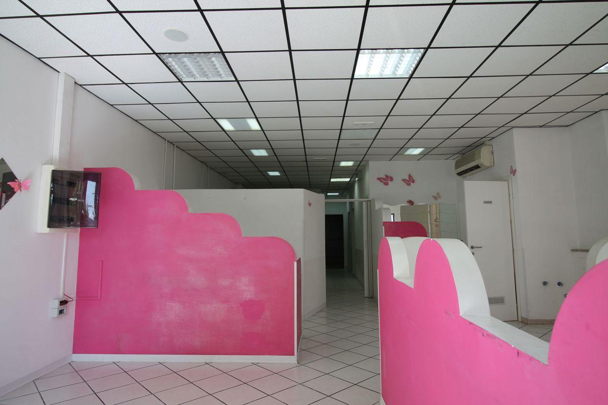 Negozio in affitto a Fonte Nuova