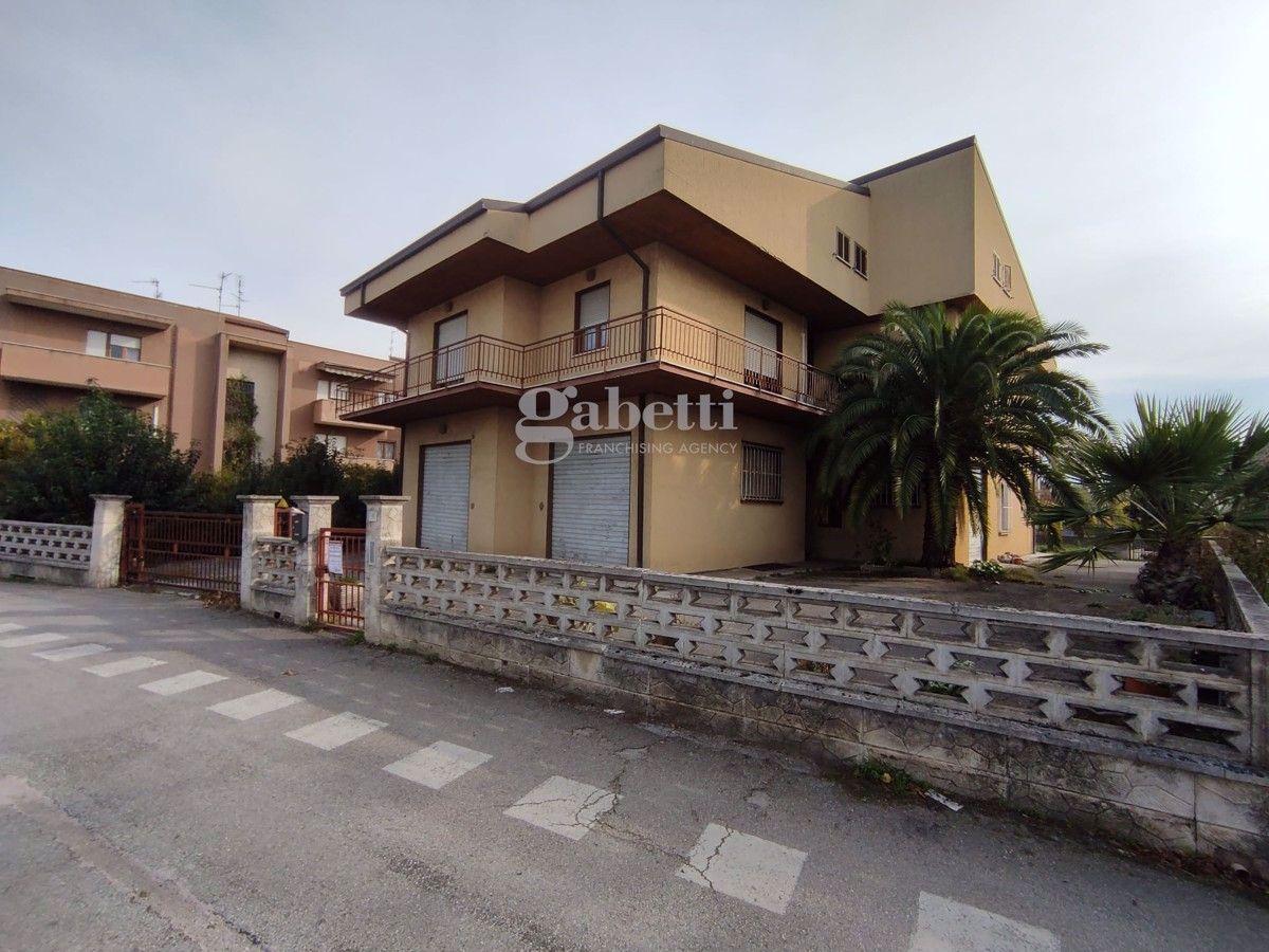 Casa indipendente in vendita a Foligno