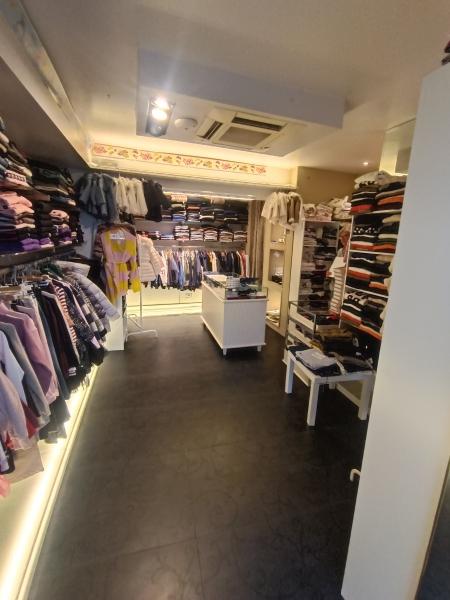 Esercizio commerciale in vendita a Genova