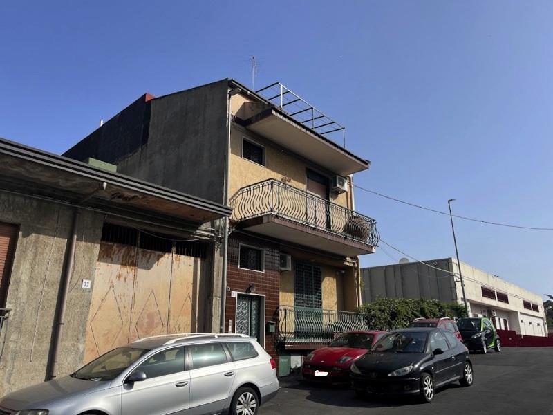 Appartamento in vendita a Aci Castello
