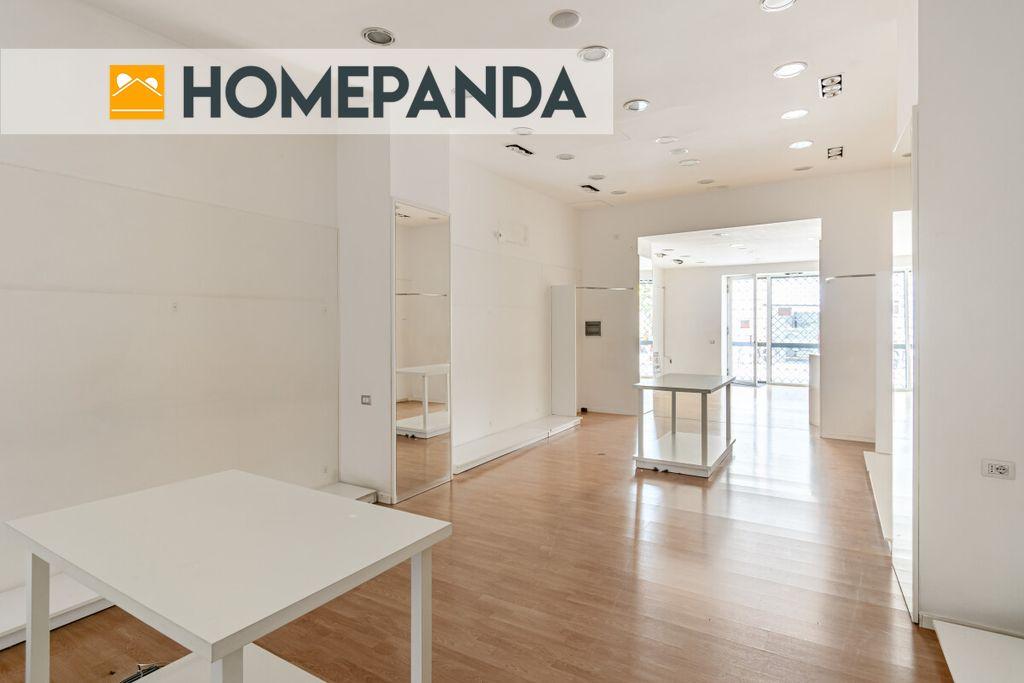 Negozio in vendita a Giugliano In Campania