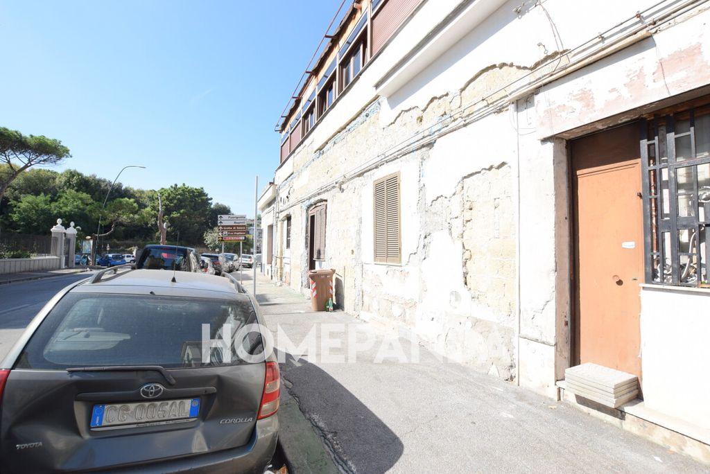 Negozio in vendita a Napoli