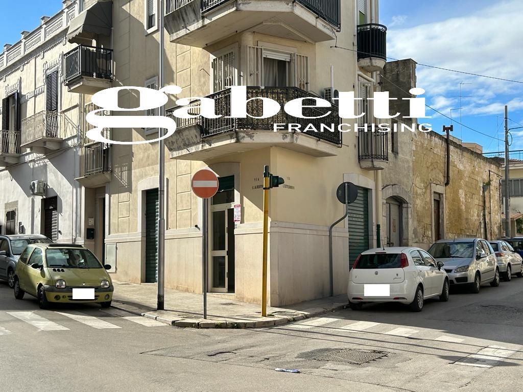 Negozio in affitto a Canosa Di Puglia