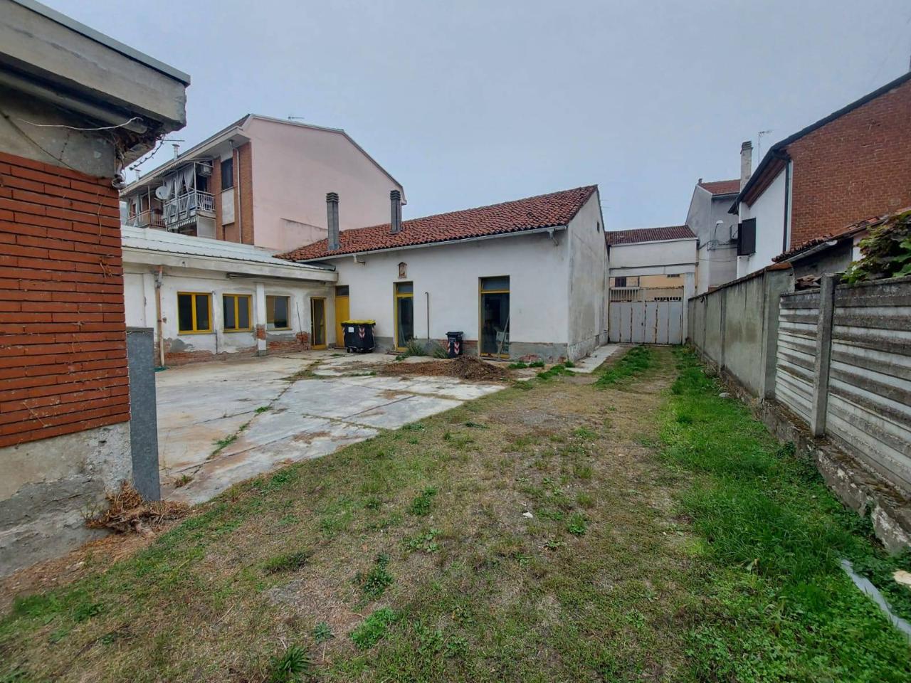 Negozio in vendita a Alessandria