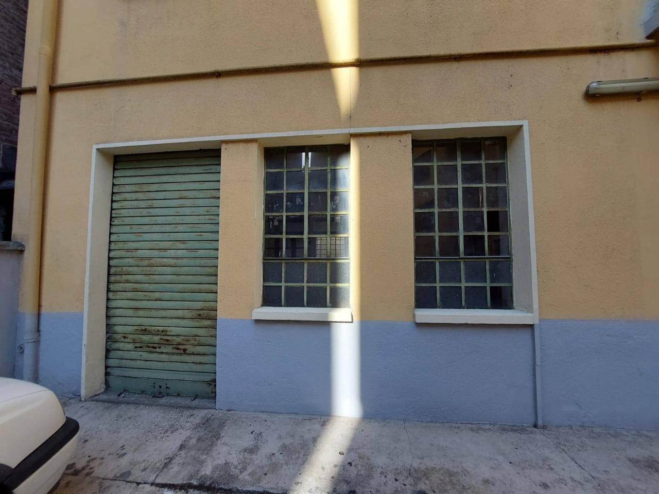 Negozio in vendita a Alessandria