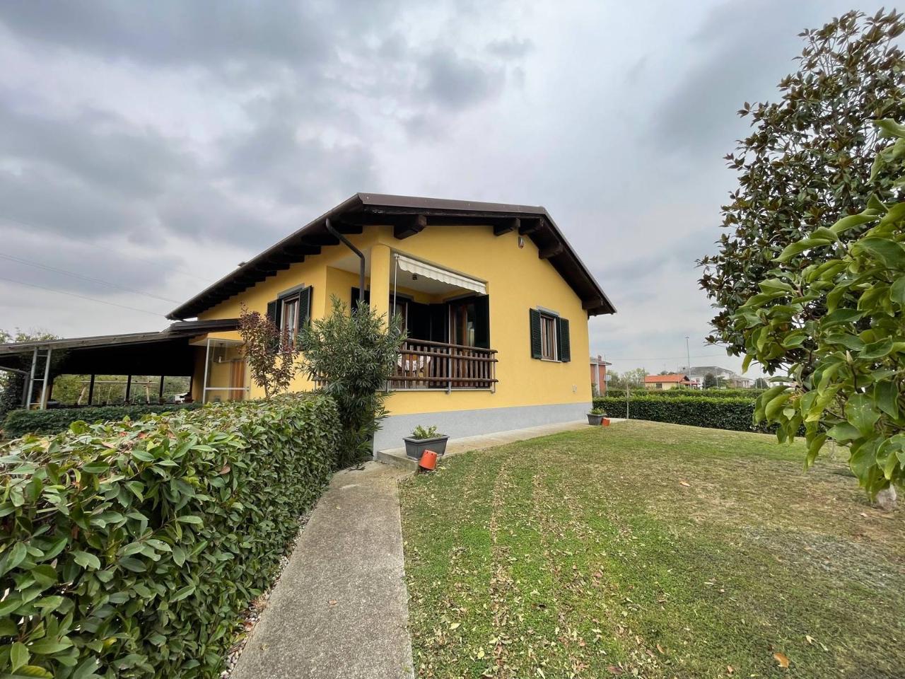Villa in vendita a Quattordio
