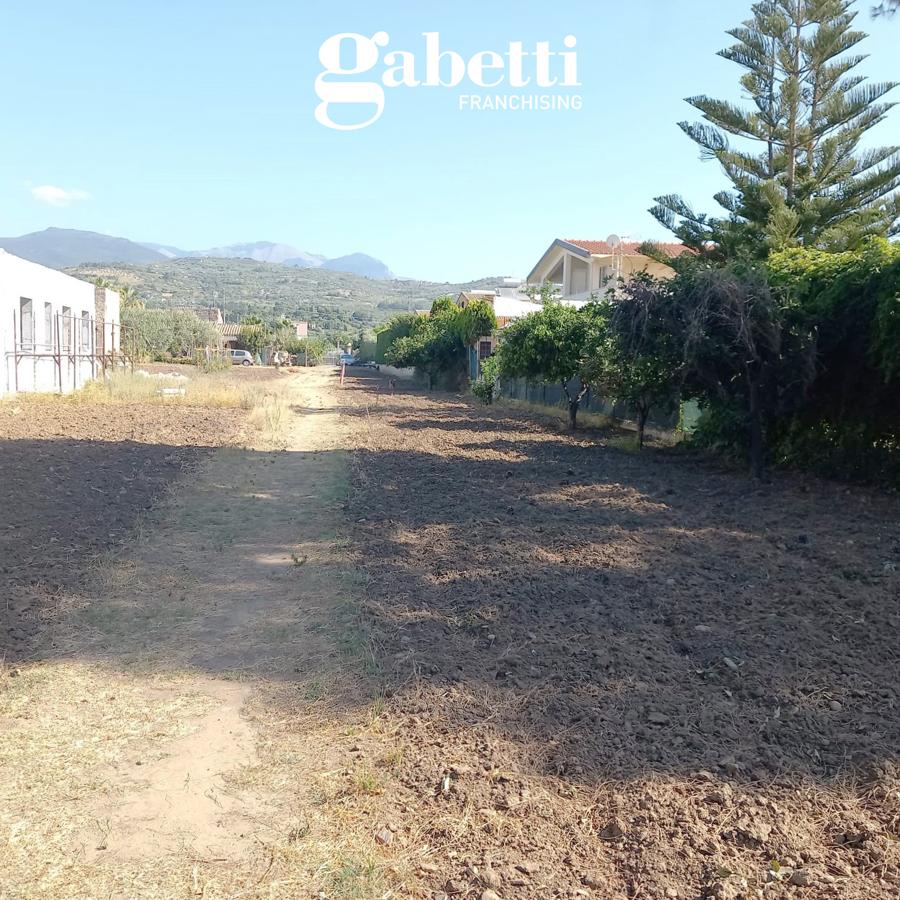 Terreno edificabile in vendita a Campofelice Di Roccella