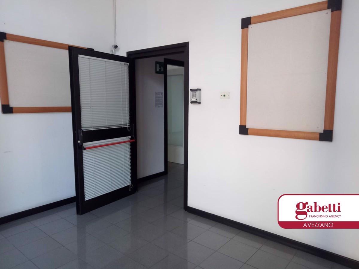 Negozio in affitto a Avezzano