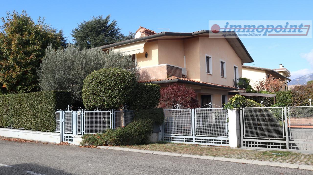 Villa in vendita a Cassola