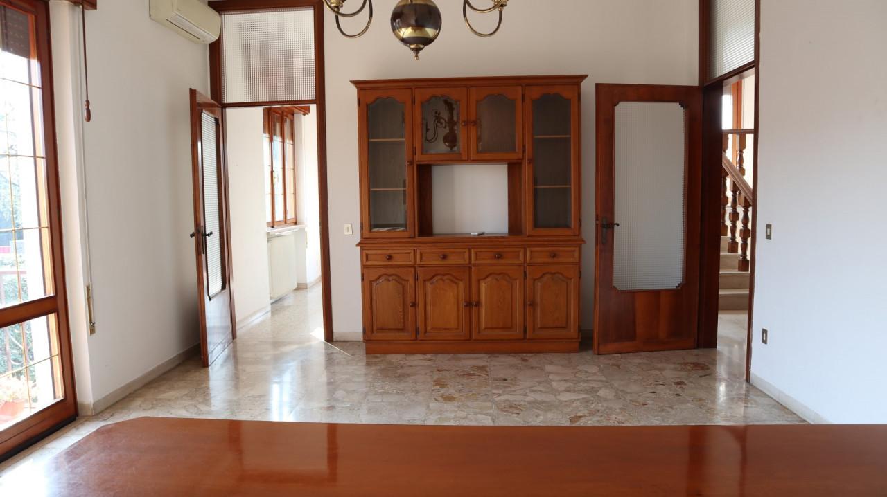 Casa indipendente in vendita a Rosa'