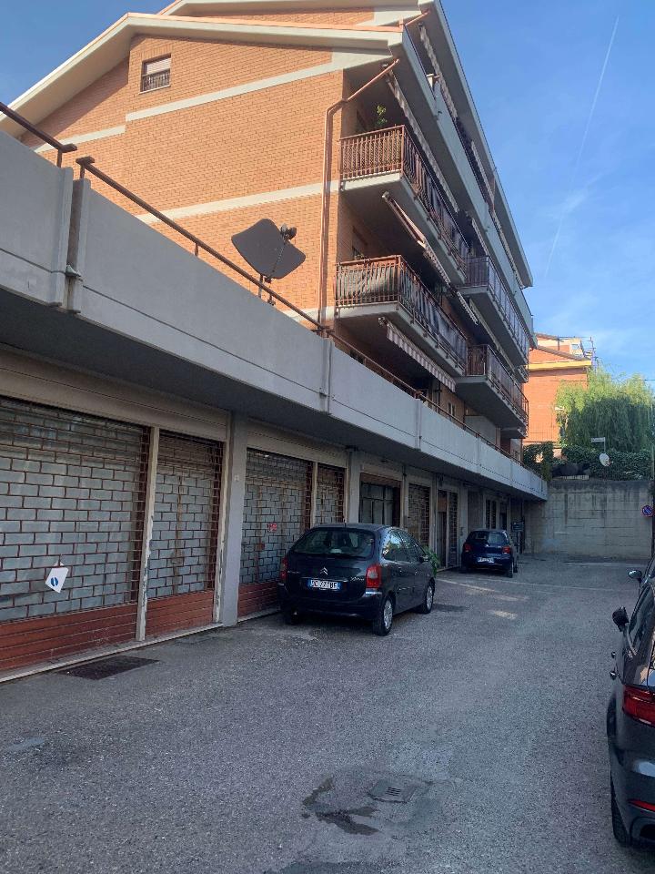 Palazzina commerciale in vendita a Corciano