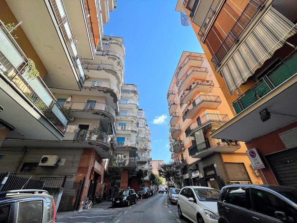 Negozio in vendita a Portici