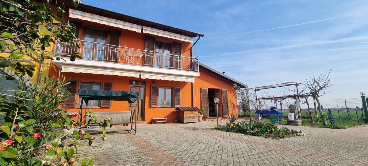 Casa indipendente in vendita a Cavour