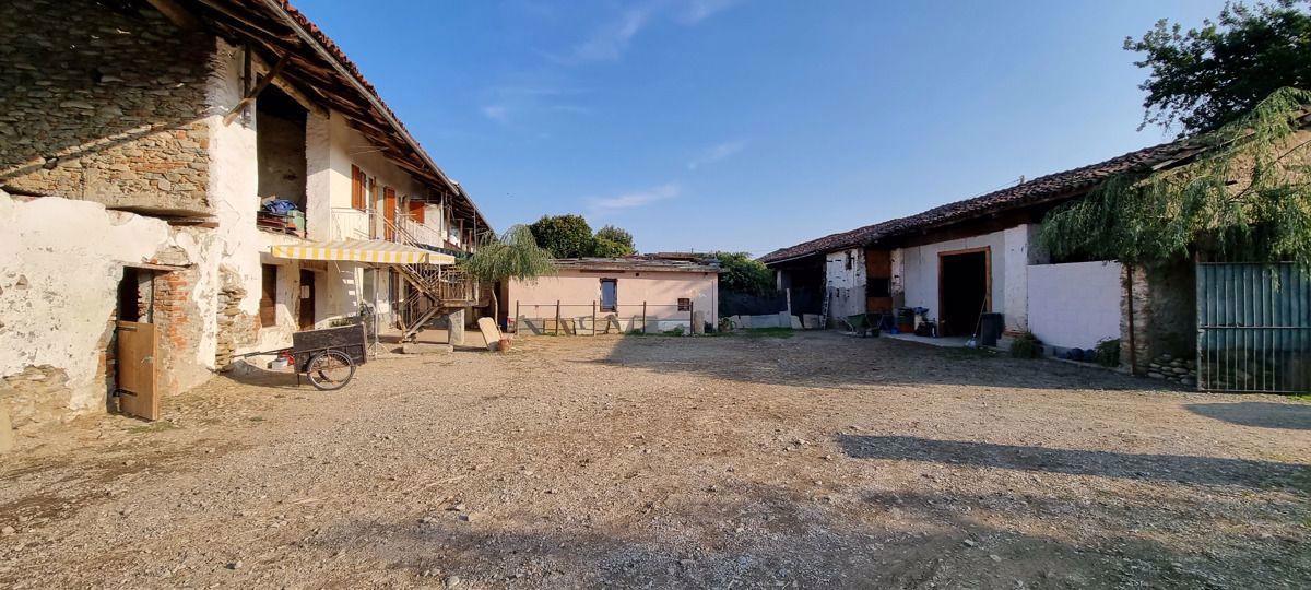 Cascina in vendita a Bricherasio