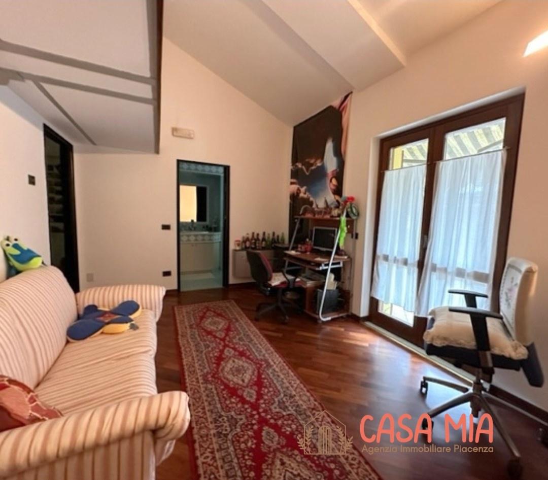 Villa plurifamiliare in vendita a Rottofreno