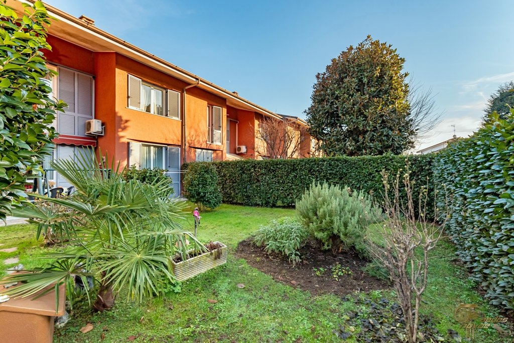 Villa a schiera in vendita a Garbagnate Milanese