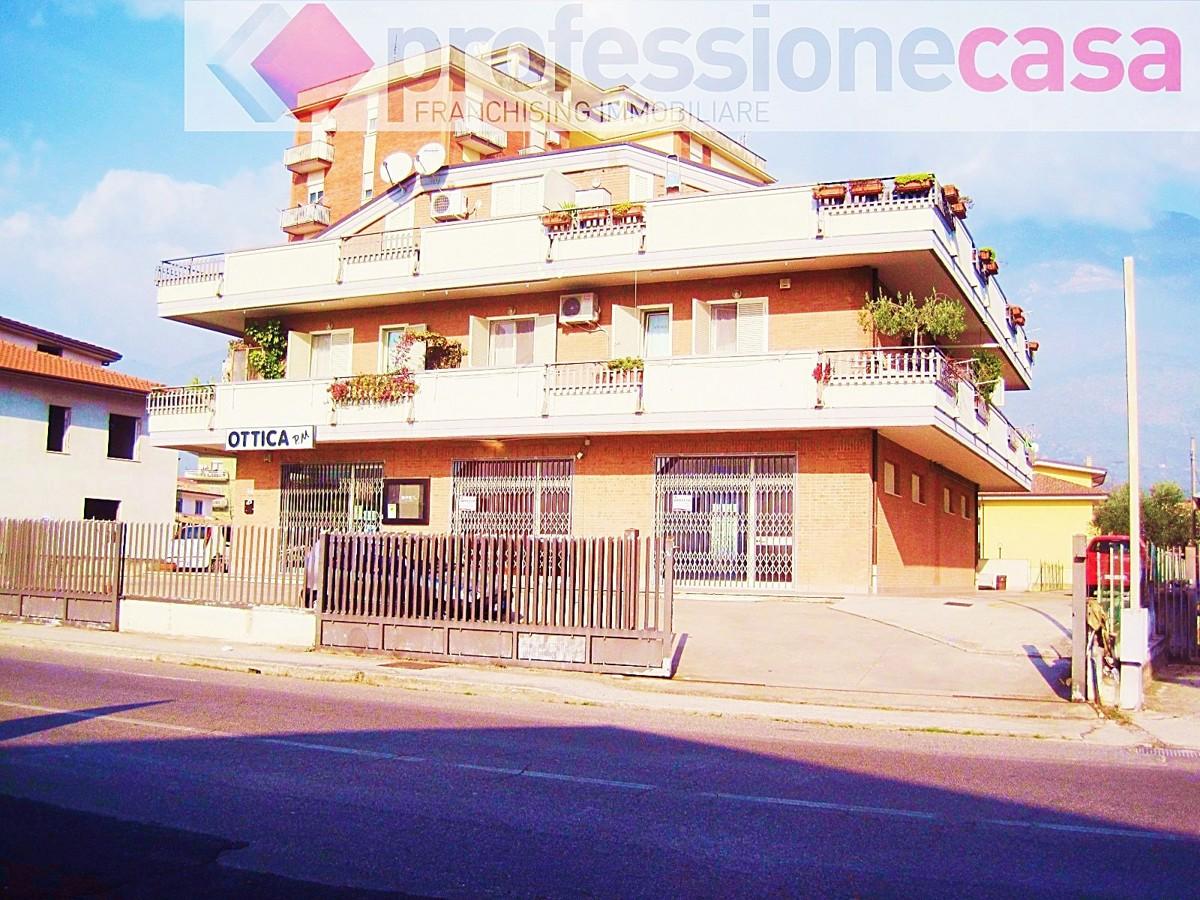 Negozio in affitto a Piedimonte San Germano