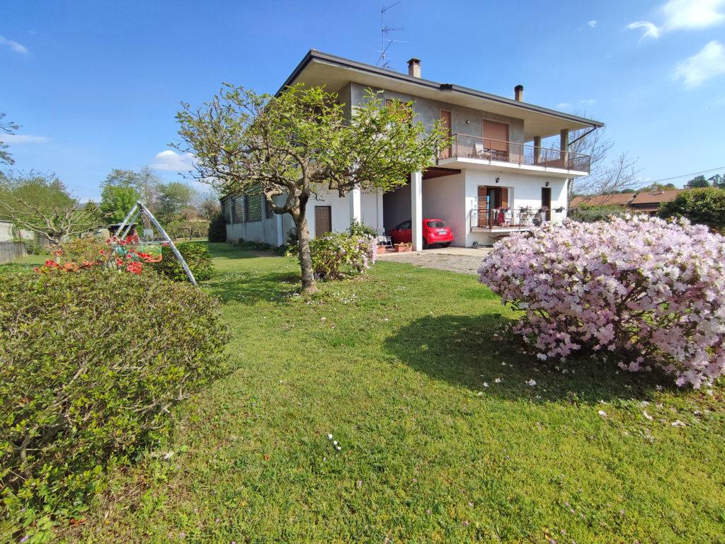 Casa indipendente in vendita a Oleggio Castello