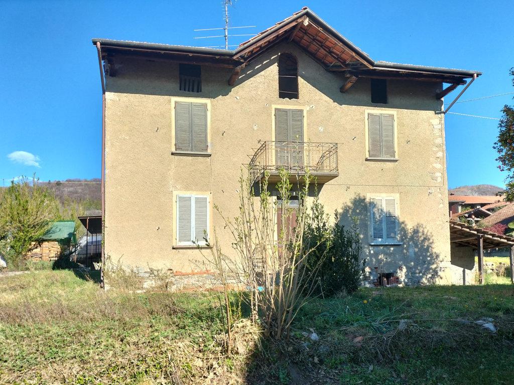 Rustico in vendita a Nebbiuno